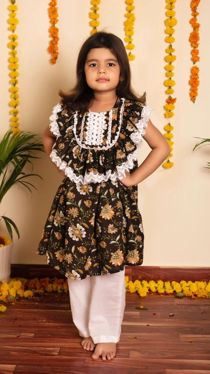 Phoolwari Noir | Girls Black Floral Suit Set – Glamwiz India